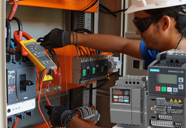 Control Eléctrico Industrial y Configuración de Variadores - Celectro-Pro